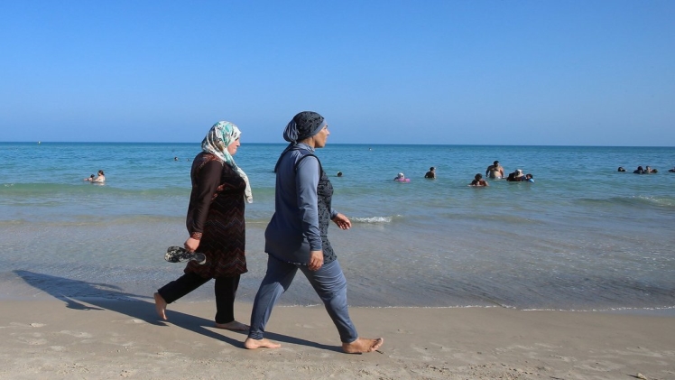 4 Amazing Reasons To Buy A Burkini Swimwear - Fashion Web Article
